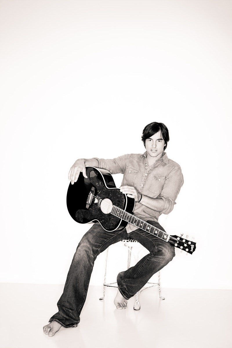 Keni Thomas - Singer/Songwriter | MARIO BARBERIO PHOTOGRAPHY